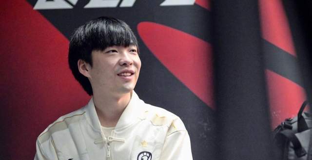 大王杀手IG再战强敌JDG，RNG陷入生死战，两队能否创造奇迹？_腾讯新闻