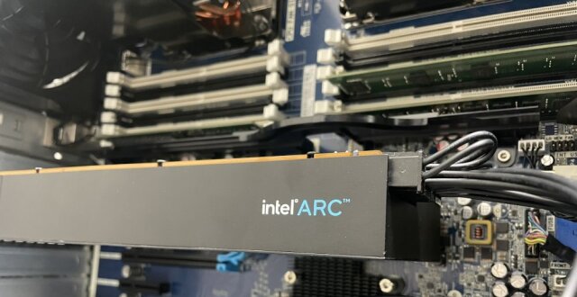 448EU + 16GB 显存，蓝戟英特尔 Arc A760A / A570 16GB 样卡现身_腾讯新闻