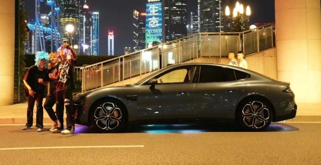 小米SU7底盘灯违法吗？我去自首看看_腾讯新闻