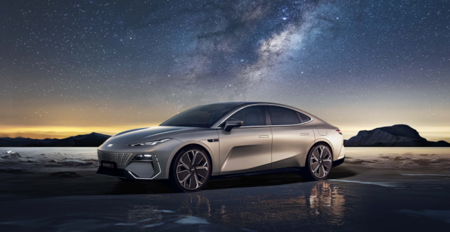 17.58万起售，标配45英寸8K大屏+8295芯片，吉利银河E8购车手册_腾讯新闻