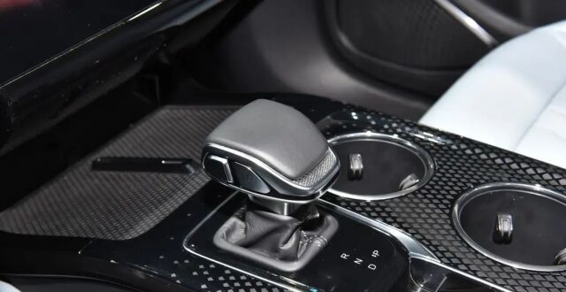 先享价13.98万！红旗HS3 PHEV上市 _腾讯新闻