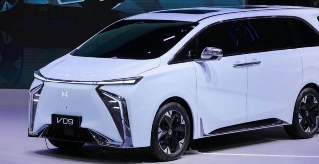 合创V09：最顺眼的新能源MPV_腾讯新闻