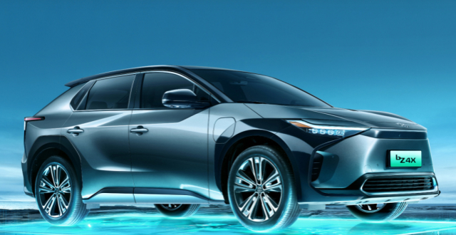 13.98万元一汽丰田bZ4X开回家，丰田新能源也绷不住了？_腾讯新闻