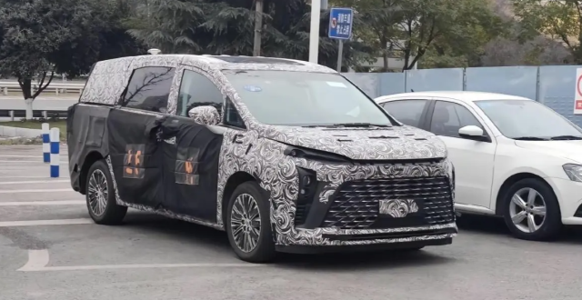 别克GL8插混版来了！续航破1000km，能硬刚腾势D9？_腾讯新闻