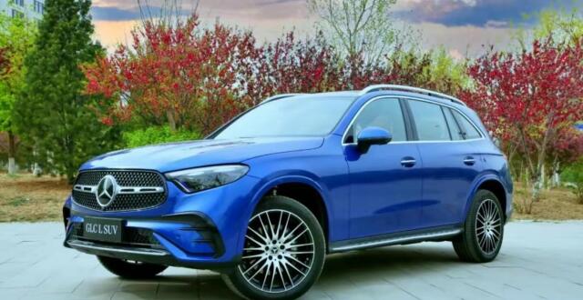 44万余元买奔驰GLC，还没驶出4S店，就因故障要换电瓶_腾讯新闻