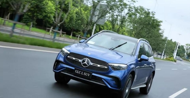 奔驰GLC新车提车第二天就发生故障，4S店：故障状态吓人，但能修好_腾讯新闻