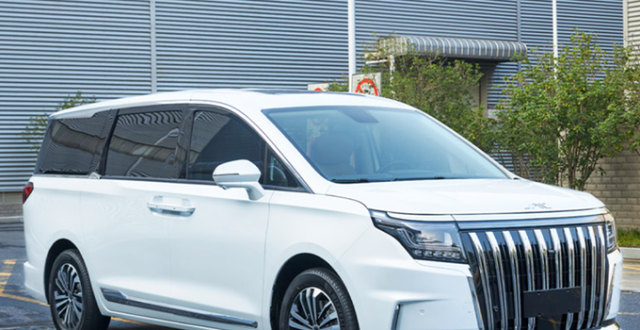 新“陆上公务舱”实拍！2.0T+尺寸更大，别克GL8见了都得服？_腾讯新闻