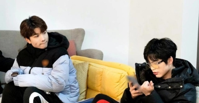 居居和李九讨论DRG和XYG，不改变真的没希望，期待比赛后表现_腾讯新闻