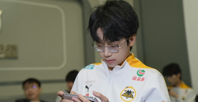 hero真是KPL“舍己为人”的典范啊，3强首发辅助都来自hero_腾讯新闻