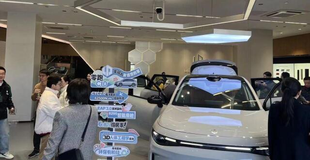 新能源SUV“卡位战”，零跑C10与深蓝S7，谁能卷到最后？_腾讯新闻