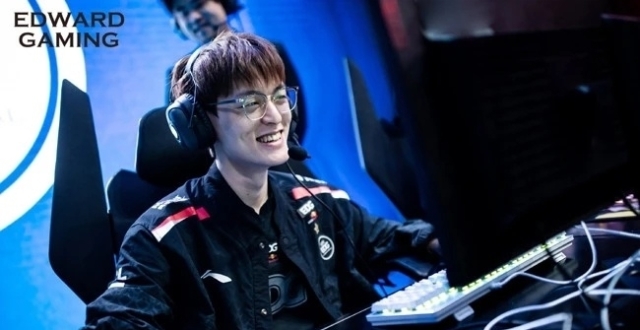 LOL：EDG确定换中单，已经有心仪的选手了，Fofo很努力但没办法_腾讯新闻