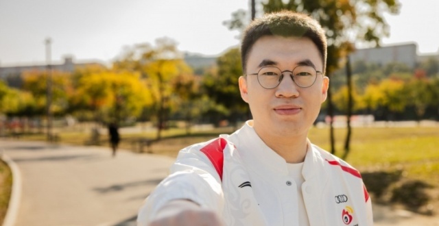 WBG.Xiaohu：一定要摆脱秋天的Xiaohu的形象 GEN和JDG真的非常强_腾讯新闻