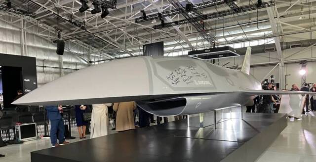 要做“防务界SpaceX”，美国无人机制造商安杜里尔的“塔可钟”产品之道_腾讯新闻