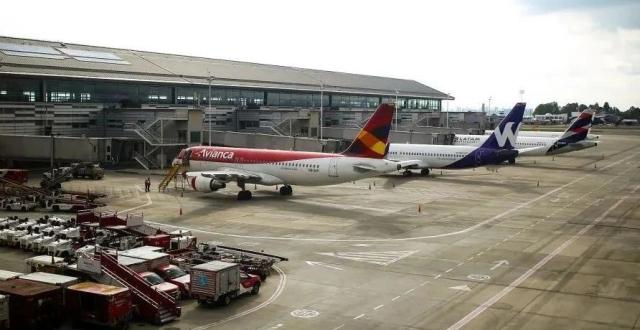 首都的机场被曝发现2万具尸体，这个国家再次震惊世人_腾讯新闻