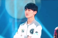 Theshy刀妹1V5上演极致盛宴_腾讯新闻