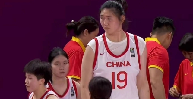 中国U18女篮16分大胜日本，张子宇22投20中，44+14天神下凡！_腾讯新闻