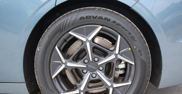 百公里加速3.5秒，配800V高压快充平台，领克Z10带劲吗？_腾讯新闻