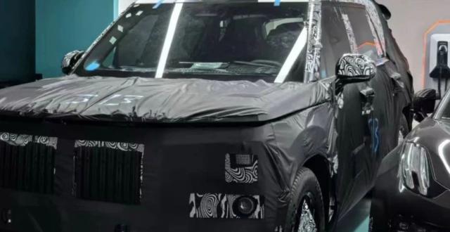 杭州“库里南”真的来了！极氪大型旗舰SUV EX1E谍照曝光，配天地门_腾讯新闻