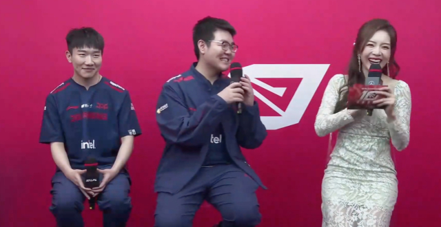 JDG提前锁定前四！369投票给Uzi：他当时给我压力太足了_腾讯新闻