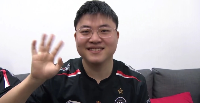 Uzi打出封神之战，击败IG冠军阵容！9分钟打穿imp，秒解安妮大招_腾讯新闻