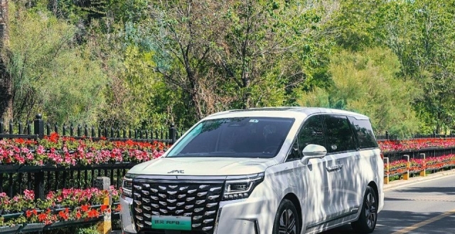 20万元级别插混MPV二选一 瑞风RF8与传祺E8谁更占优？_腾讯新闻