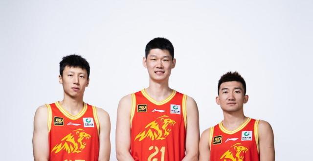 今晚！CBA战2场，CCTV5+直播浙江广厦VS深圳，姚明老东家PK天津男篮_腾讯新闻