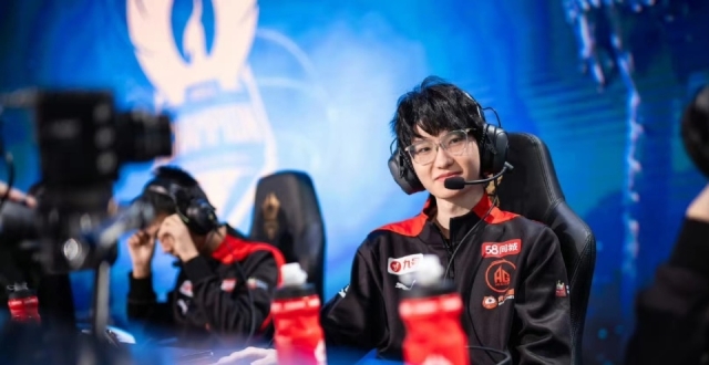 AG2-0LGD，2胜1平稳居第1！钟意：不会AOV英雄，训练赛被暴打_腾讯新闻