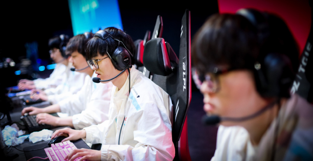 BLG3-0淘汰GEN，晋级下一轮！ON神钩，ELK全场乱杀_腾讯新闻