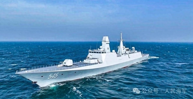 054B开启新时代！海军未来是造40艘055，还是40艘“缩水版055”？_腾讯新闻