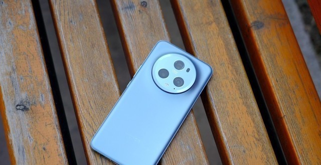 【尖角对决】青海湖技术真的有用？荣耀Magic5 Pro与iPhone 14 Pro续航对比_腾讯新闻