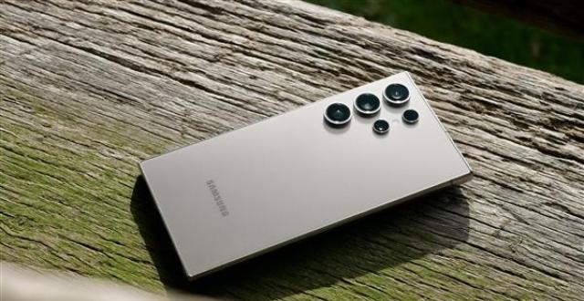 行业最窄四等边旗舰！三星S5 Ultra曝光_腾讯新闻