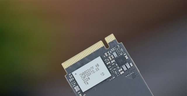 第四代三维闪存芯片！长江存储PC41Q 1TB SSD图赏_腾讯新闻