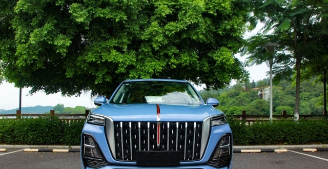 外观内饰优化，全系2.0T+8AT动力组合，新款红旗HS5实力评测_腾讯新闻