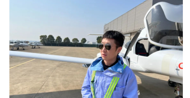 国内首台搭载国产AEC2.0L航空发动机的通用飞机CA42机型成功试飞_腾讯新闻