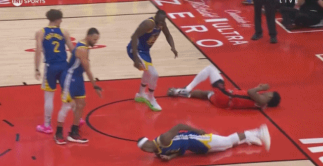 火爆！巴特勒遭队友推人误伤重摔提前伤退 亚当斯波斯特冲突均吃T_腾讯新闻