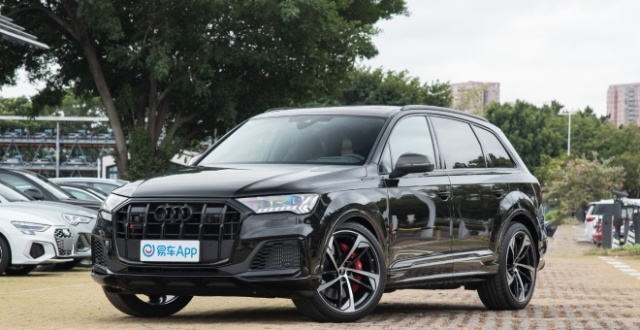 奥迪SQ7暗夜骑士版正式上市 售价116.98万元_腾讯新闻