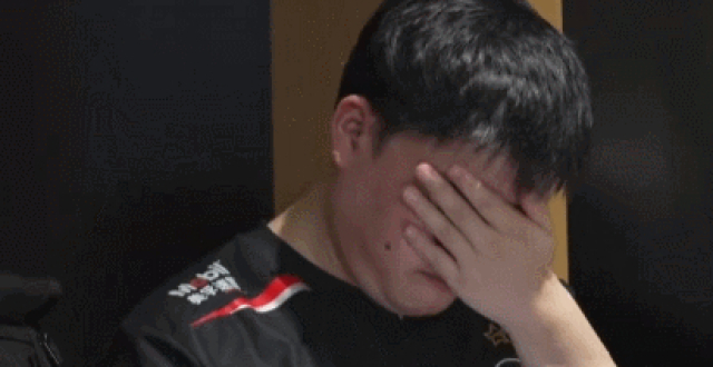 WBG击败EDG晋级世界赛！Uzi惨淡收场无奈落泪_腾讯新闻