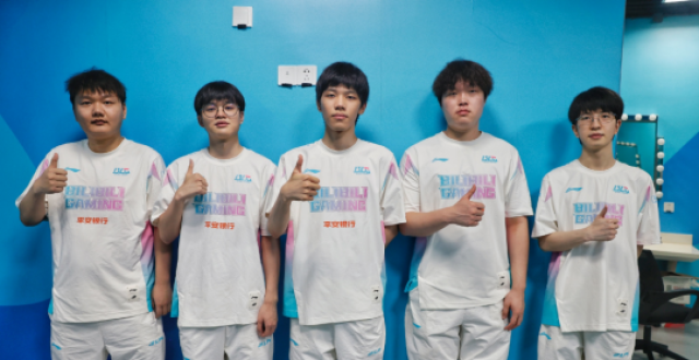 EDG确定无缘前六，收官战换FOFO！Uzi自S6后首次搭档韩援_腾讯新闻