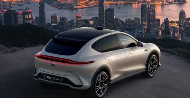 智己LS7焕新版上市，33.99 万起！旗舰SUV的“重生”之路_腾讯新闻