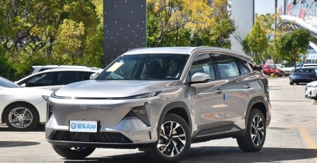 吉利银河L7/L6龙腾版正式上市 售10.38万元起_腾讯新闻