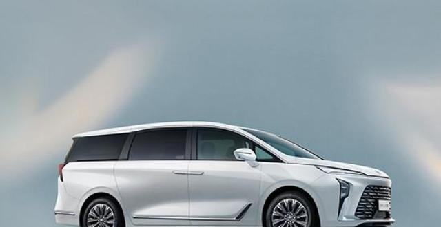 35.69万元起！别克GL8 ES陆尊新车型上市：搭载2.0T轻混发动机_腾讯新闻