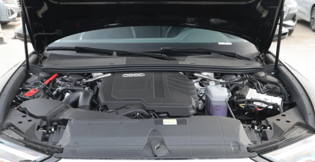 售价45.49万，百公里油耗7.3L，2025款奥迪A6L新增车型上市_腾讯新闻