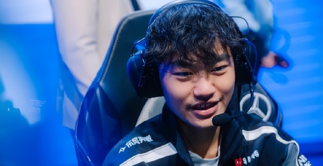 S15：LPL头号种子BLG的自我救赎，卫冕冠军T1的生死考验！_腾讯新闻