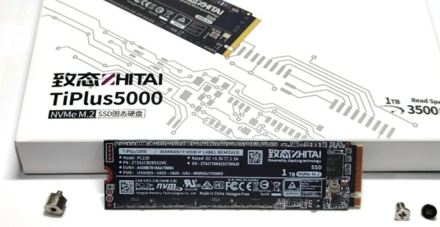 无散热片高温读写96小时、363TB、0报错！长江存储致态TiPlus5000新固件升级体验_腾讯新闻