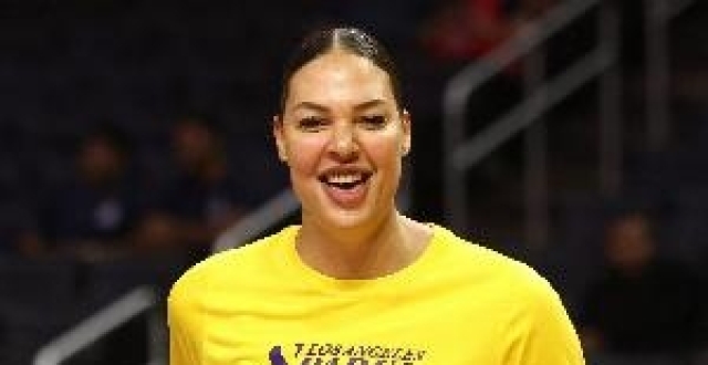 澳媒：坎贝奇以三个月价值100万美元的合同加盟WCBA四川队_腾讯新闻