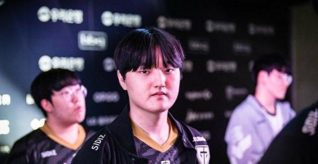 整蛊无碍实力碾压！GEN击败HLE后，时隔半年多再度与T1相遇BO5_腾讯新闻