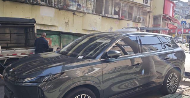 东风风神L8实车现身，大过零跑C10，配1.5T插混+3C超充_腾讯新闻