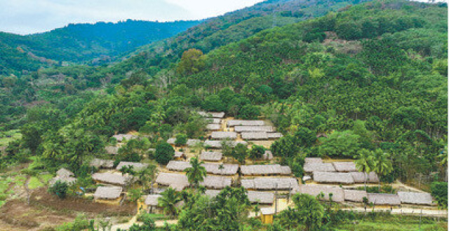 体验黎锦技艺 见证添彩生活_腾讯新闻