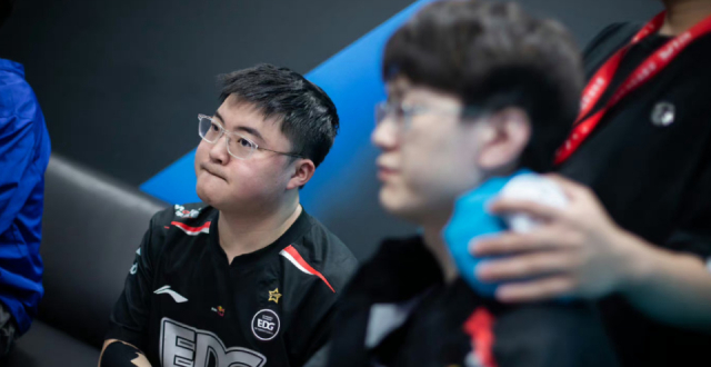 LPL季后赛倒计时，EDG再战WE，Uzi阿乐缺席韩服训练_腾讯新闻