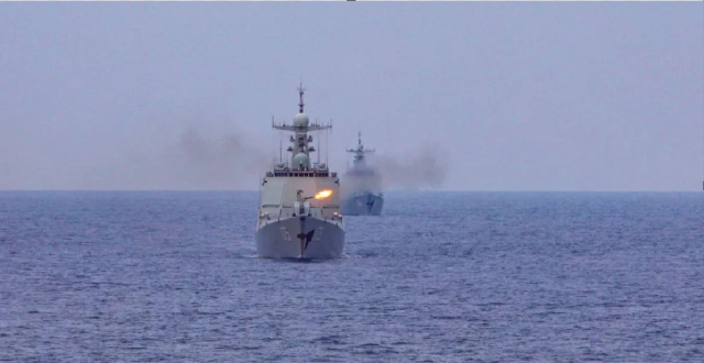 166渭南舰列：052D型数量仅次于“伯克”级，即将拥有38艘的庞大规模_腾讯新闻